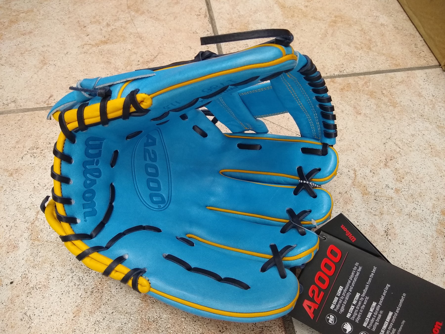 WILSON A2000 Baseball RHT Infield Glove Series - Exclusive Edition ...